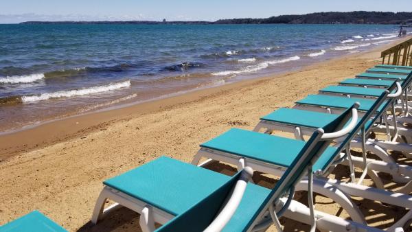 Brio Beach Inn - Elk Rapids, MI