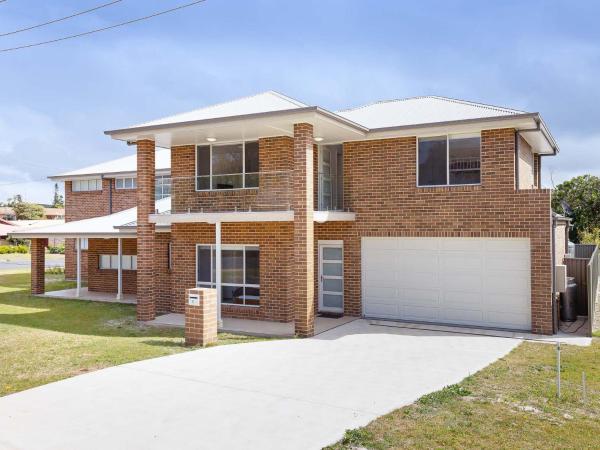 5b Bent Street Large House With Ducted Air Con Foxtel And Wifi - Nelson Bay