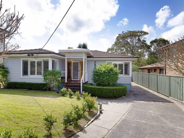 Rubys Retreat, 44 Achilles Street - Pet Friendly, Aircon, Wifi & Boat Parking - Port Stephens