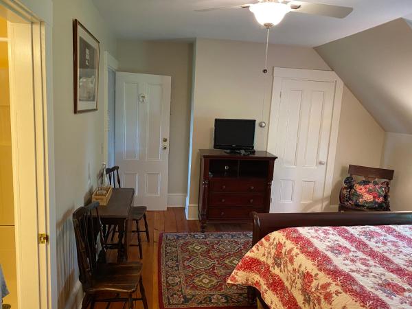 Rose - James Place Inn - Harpswell, ME