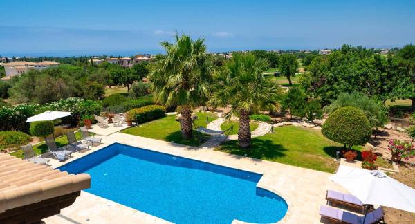 4 Bedroom Villa Lofou With Private Pool And Sea Views, Aphrodite Hills Resort - Куклиа