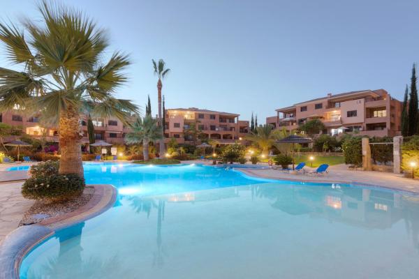 Resitour - Perneri Four Bedroom Villa - Paphos