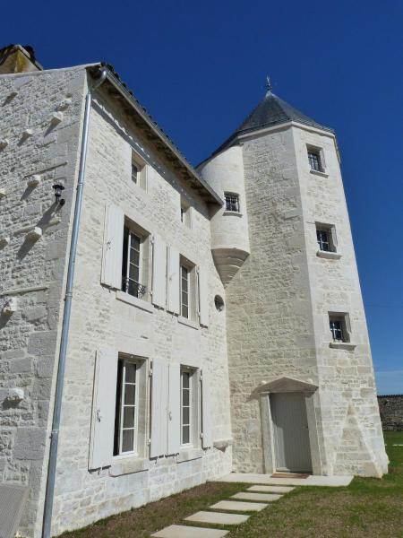 Logis De Pierre Levée - Coulon