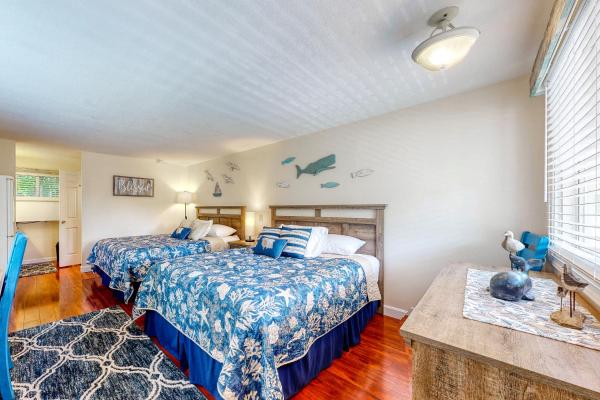 Simple Condo With Patio, Kitchenette, & Pool Terrace - Walk To Area's Beaches - Wells, ME
