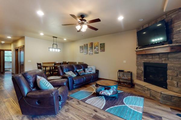 Riverfront Retreat & River's Edge Townhome - Silverthorne, CO