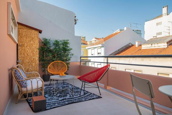 Lovelystay - Sunny 1bdr Apartment W/terrace - Algarve