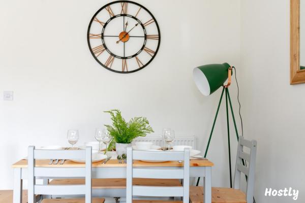Albatross House - Comfy Home With Parking - Hayes