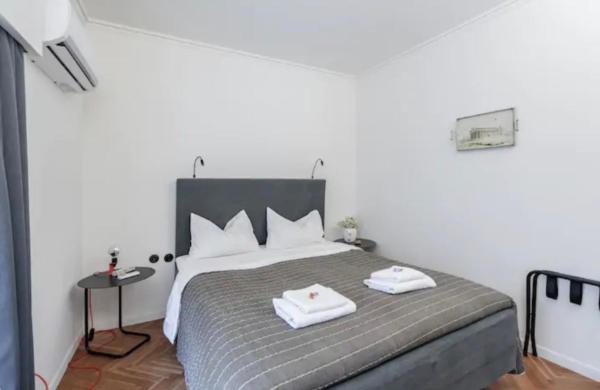 House In House At The Heart Of Exarchia, Extremely Central - Atene