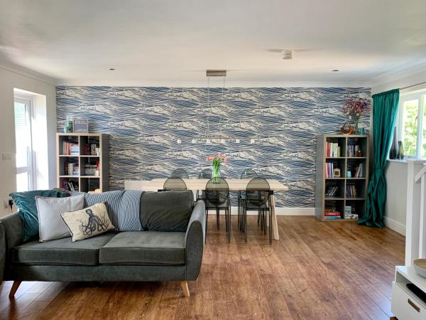 Modern Beach House 3 Bed, 3 Bath - Balcony Sea View - Manorbier