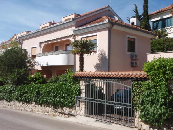 Apartments 30 M From The Beach - Crikvenica