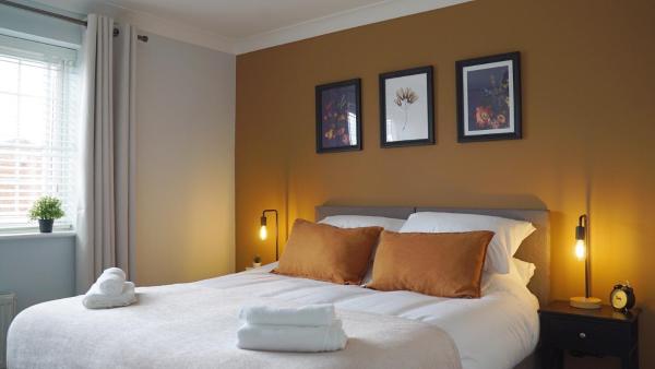 The Pavilion - Stunning, 4 Bedroom House With Free Parking - Wakefield, UK