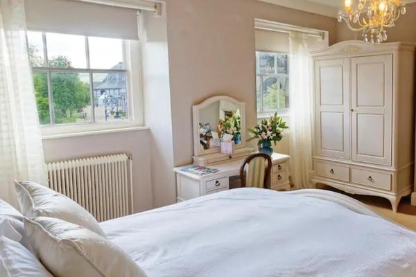 No 6 The Square Tearooms & Accommodation - Buxton, UK