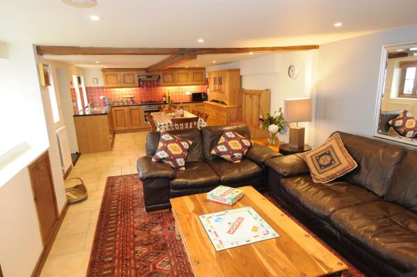 Church Cottage, Charmouth - Somerset