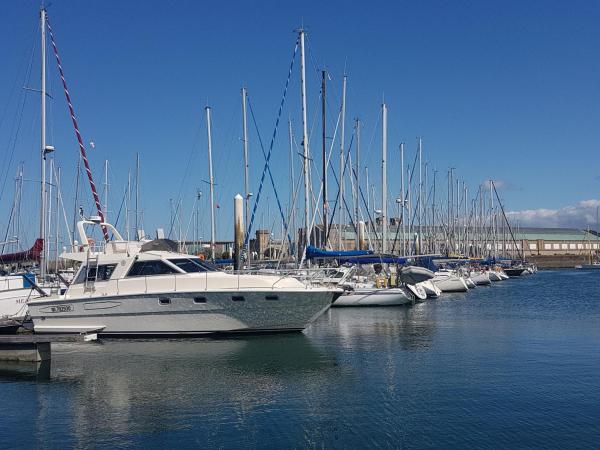 Boat Appart Titanic Cherbourg Motor Yacht à Quai Rose Star - Cherbourg-Octeville