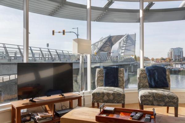 Enjoy The Waterway Action At Your Doorstep - 