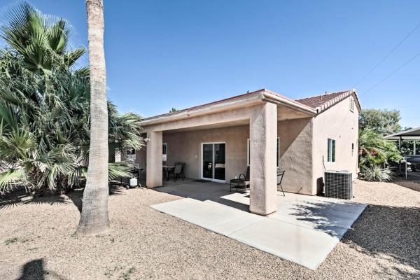 Sun-soaked Colorado River Haven - Walk To Beaches! - Arizona