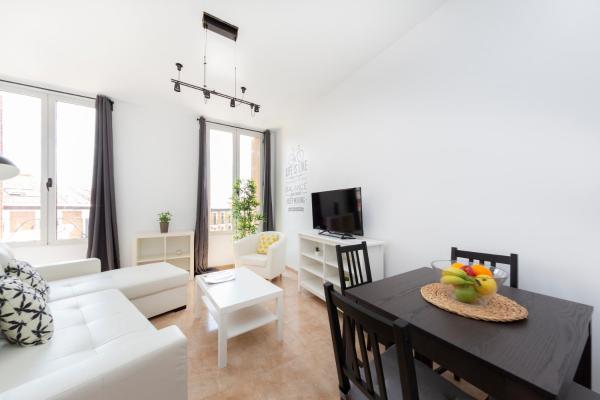Cozy Historic District Apartment W/ Full Kitchen, Washing Machine, & Wifi - Getafe