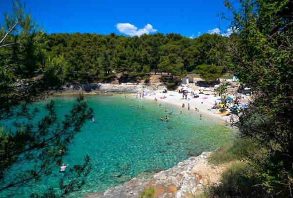 New Renovated Apartment 15 Min From Beach On Foot - Pula
