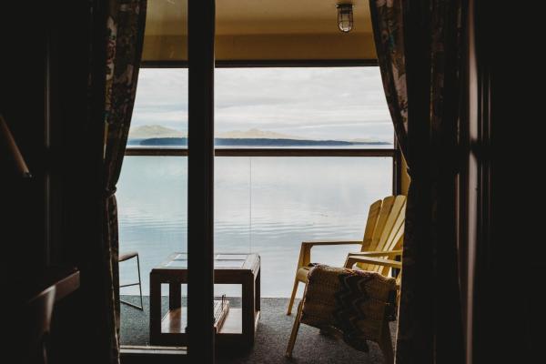 The Oceanfront Hotel - Port McNeill