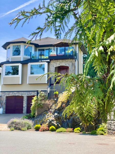 Eagle Rock Bed And Breakfast - Vancouver Island