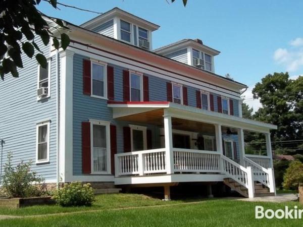 Tin Brook Bed & Breakfast - Washingtonville, NY