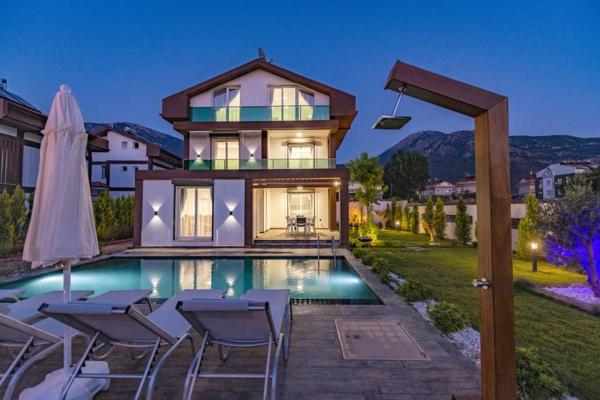 Bella- 4 Bedroom Holiday Villa In Oludeniz - Олюдениз