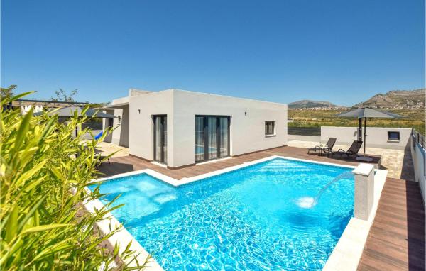 Awesome Home In Split With Wifi - Split