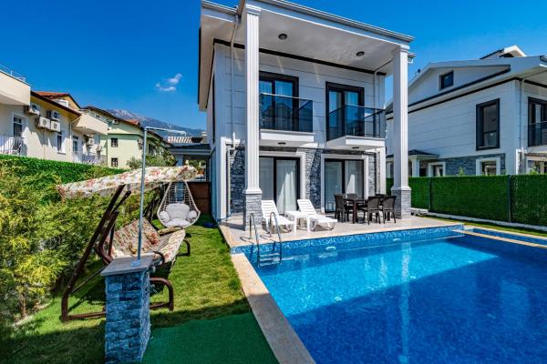 Salkım- 4 Bedroom Holiday Villa In Oludeniz - Ölüdeniz