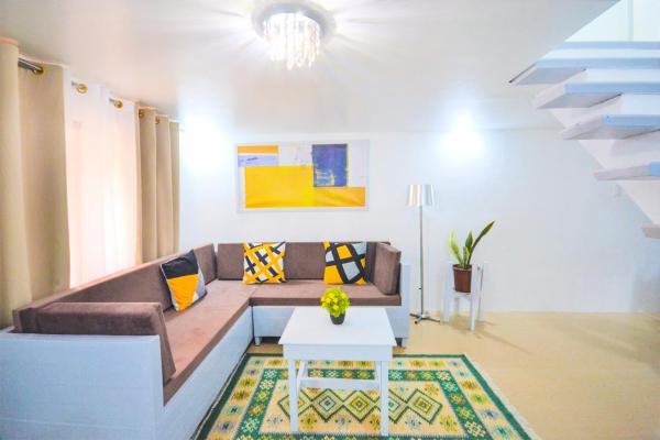 Charming Modern 2-bedroom Apartment, Olongapo City Center - Subic