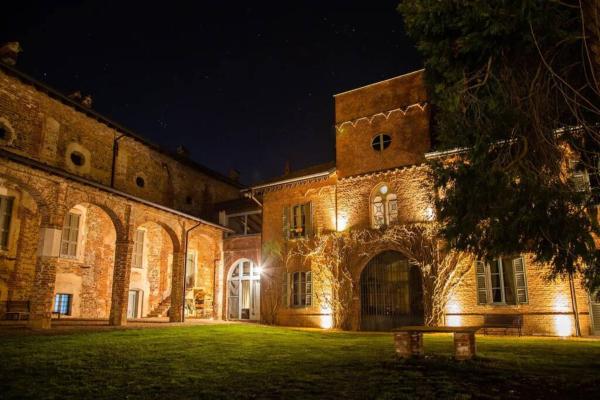 Castello Visconti - Exclusive - Momo