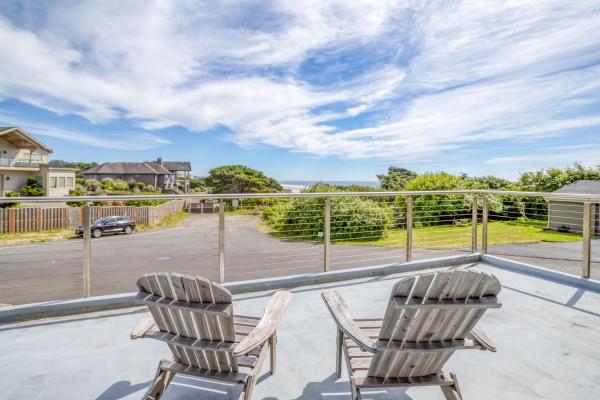 Breakwater Beach House - Lincoln City, OR