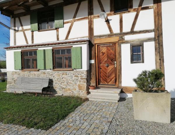 5sterne Ferienwohnung Im Fachwerk Mit Bergblick In Alleinlage Und Großem Garten, Infrarotkabine - Bad Wurzach