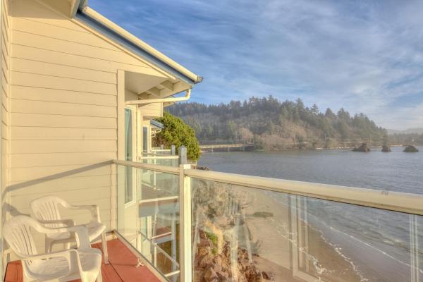 Dock Of The Bay 305 - Lincoln City, OR