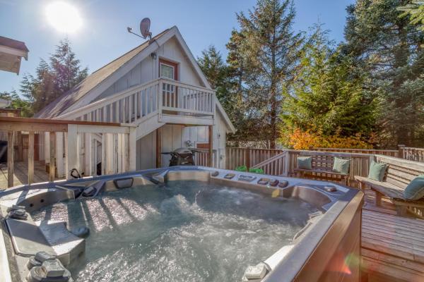 Wildflower Cottage - Depoe Bay, OR