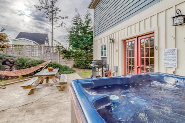 Barnacle Bay - Lincoln City, OR