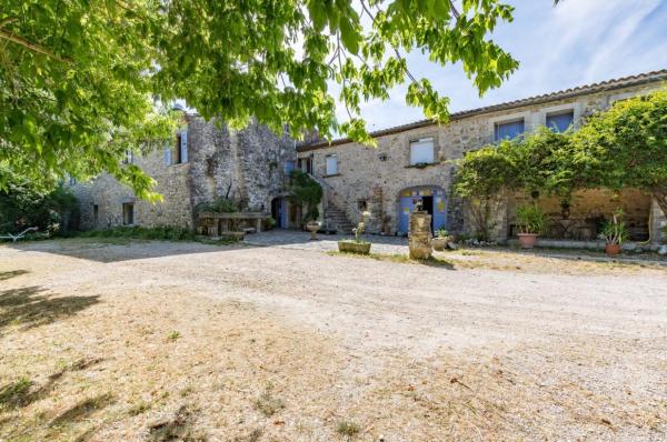 Auberge De Saugras - Saint-Guilhem-le-Désert