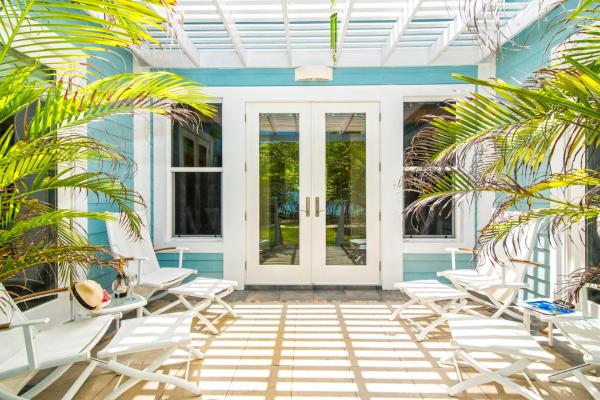 Papaya Cottage - Micro-resort In West Bay - West Bay