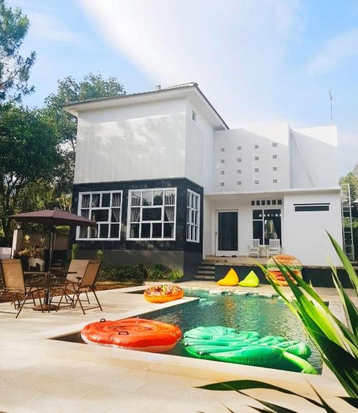 Villa Herrera Puncak - Cisarua