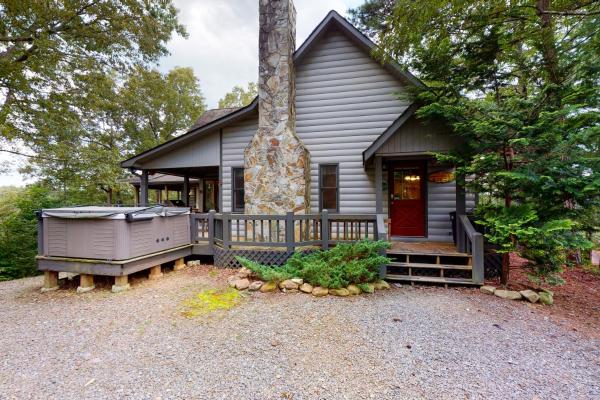 Mountain Cabin With Stunning Views, Minutes To Great Golf Courses - Mineral Bluff, GA