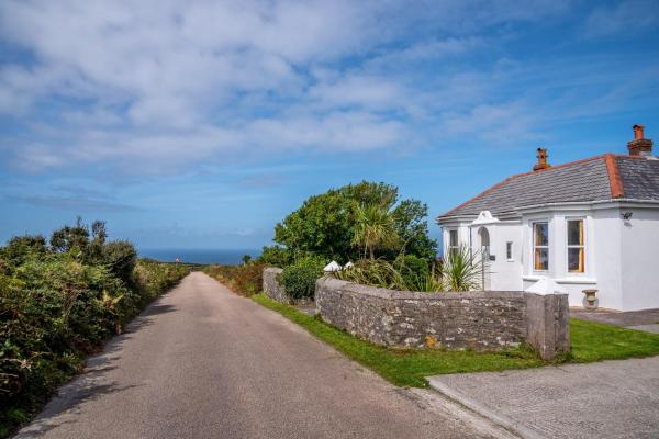 Finest Retreats - Western Watch - Sea Views, Pets Accepted, Sleeps 6 - Saint Just