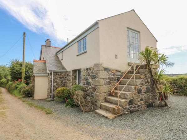 Higher Roskorwell Cottage - Kynance Cove