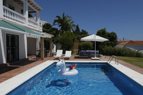 Camachuelo Holiday Home - Estepona