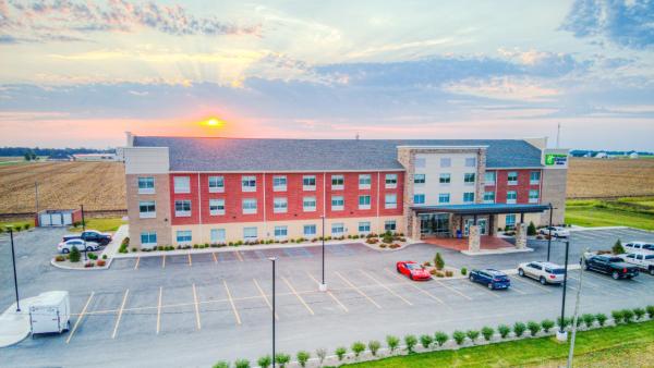 Super 8 By Wyndham Remington - Indiana