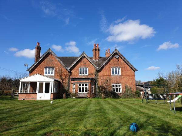 Church Farm Accommodation - Staffordshire