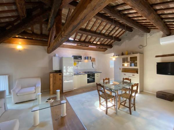 Incastrum - La Soffitta In Centro - Ferrara