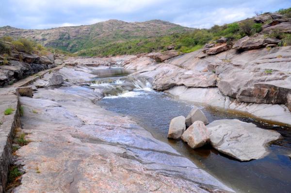 La Toma Complejo De Montaña - Cabañas Y Habitaciones En Hosteria - Provincia de Córdoba