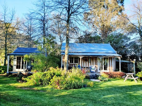 Bumblebee Cottage - Featherston