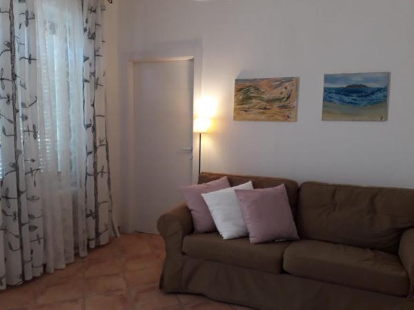 Bouganville A Apartament B&b - チヴィタノーヴァ・マルケ