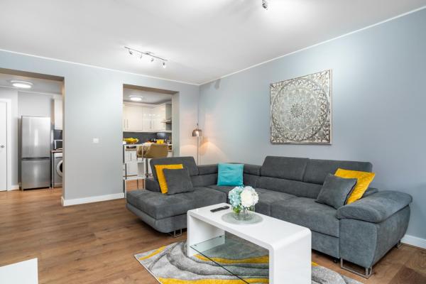 Large Apartment Near Stonehenge Amesbury Town Centre Smart Tvs Netflix Free Parking - Wiltshire