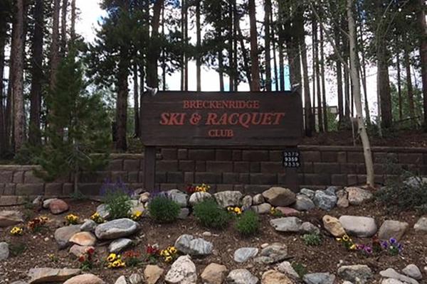 Ski & Racquet #103-c - Access To Indoor Pool, Hot Tubs And Town Shuttle - Breckenridge, CO